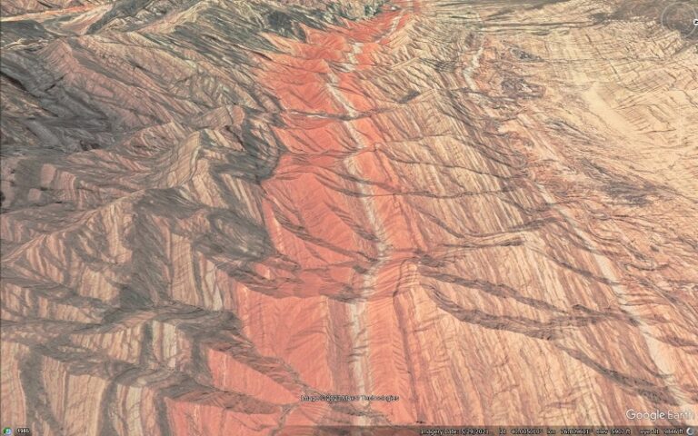 A sandbox model of China’s “other” Rainbow Mountains that fits in the ...